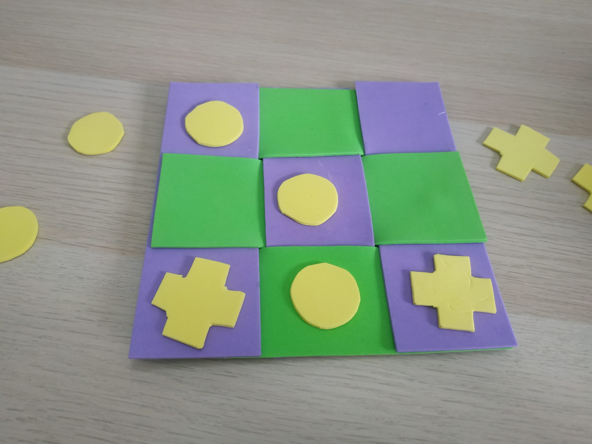 Crea tu propio tres en raya casero – OlaNeuropsico